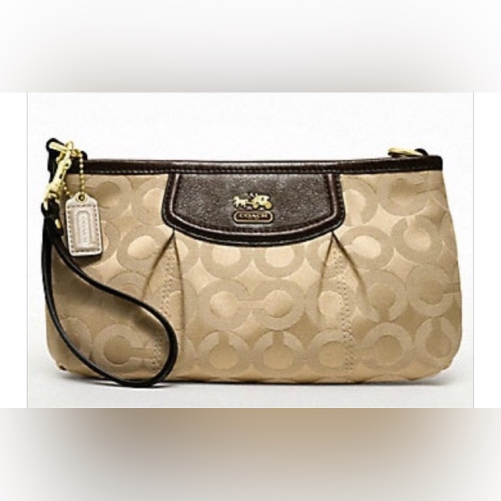 Coach Signature Madison Op Art Large Wristlet - Gem